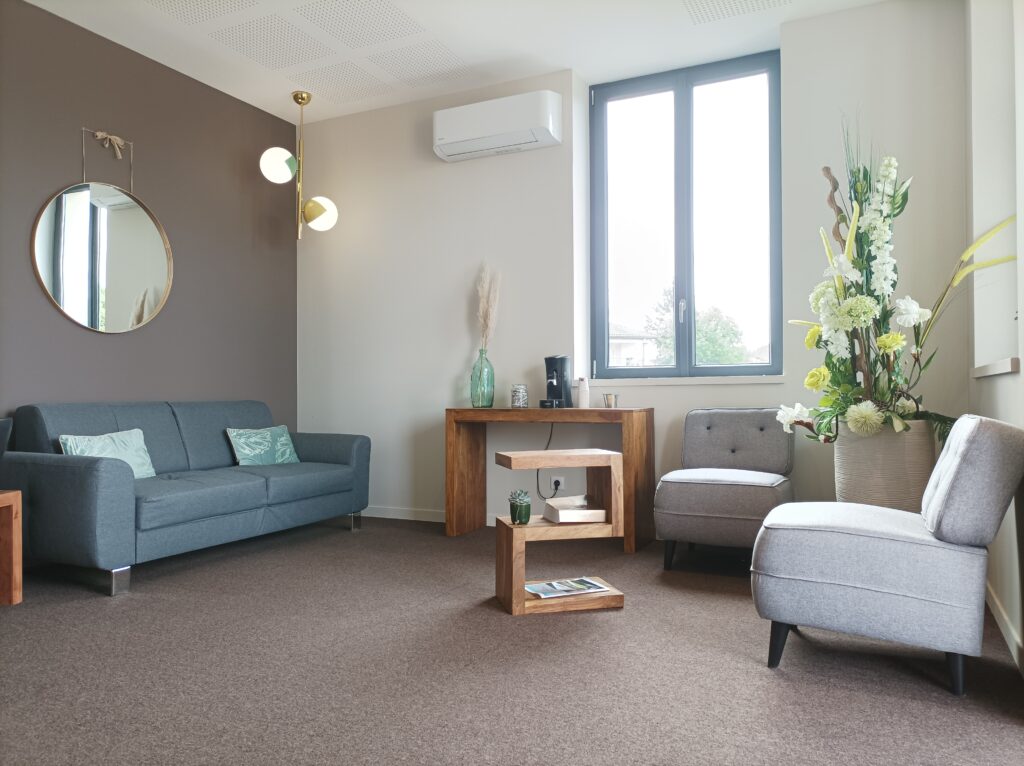 Transport de corps - Pompes Funèbres de Saône-et-Loire - Sancé - Saône ...